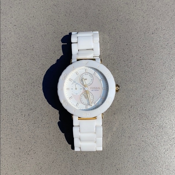 Fossil | Accessories | White Fossil Watch | Poshmark